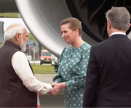 PM Modi Denmark Visit : PM Modi ਪਹੁੰਚੇ ਡੈਨਮਾਰਕ, ਪ੍ਰਧਾਨ ਮੰਤਰੀ ਮੇਟੇ ...
