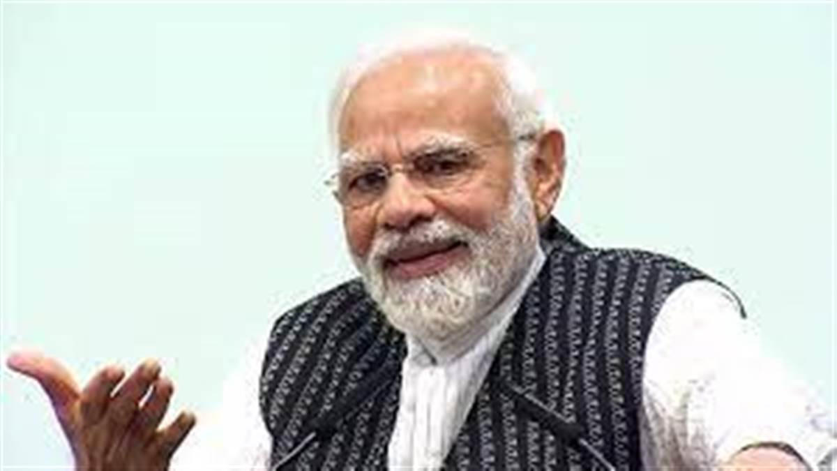 PM ਮੋਦੀ ਦੀ ਰੈਲੀ 'ਚ ਪੰਡਾਲ ਦੇ ਨਟ-ਬੋਲਟ ਖੋਲ੍ਹਦਾ ਨਜ਼ਰ ਆਇਆ ਸ਼ੱਕੀ, ਲੋਕਾਂ ਨੇ ...