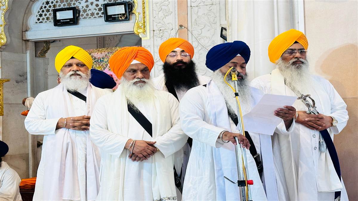 ਅਕਾਲ ਤਖ਼ਤ ਤੇ ਪਟਨਾ ਸਾਹਿਬ ਵਿਚਾਲੇ ਵਧਿਆ ਵਿਵਾਦ, ਜਥੇਦਾਰ ਗੜਗੱਜ ਤੇ ਟੇਕ ਸਿੰਘ ...