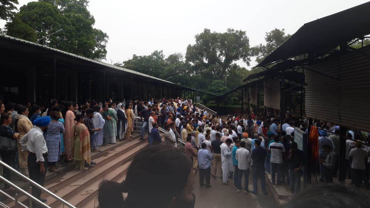 ਚੰਡੀਗੜ੍ਹ ਕਾਨਵੈਂਟ ਸਕੂਲ ਹਾਦਸਾ: ਸੈਕਟਰ-25 ਦੇ ਸ਼ਮਸ਼ਾਨਘਾਟ 'ਚ ਹਿਰਾਕਸ਼ੀ ਦਾ ਹੋਇਆ ...