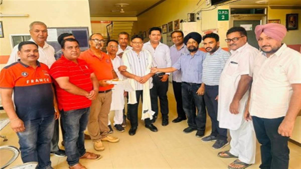 ਡਾ. ਜਨਕ ਰਾਜ ਸਿੰਗਲਾ ਦਾ ਕੀਤਾ ਸਨਮਾਨ - Dr. Janak Raj Singla becoming a ...