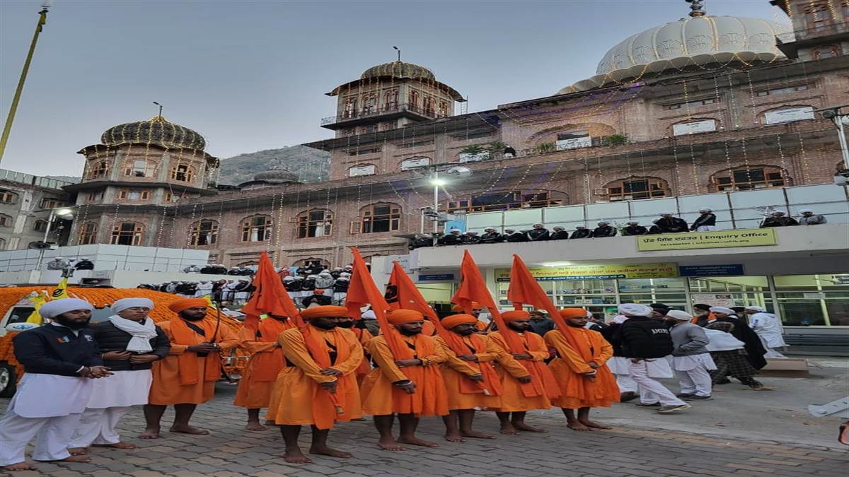 ਕਲਗੀਧਰ ਟਰੱਸਟ, ਬੜੂ ਸਾਹਿਬ ਨੇ ਮਹਾਨ ਨਗਰ ਕੀਰਤਨ ਸਜਾਇਆ - Kalgidhar Trust, Baru ...
