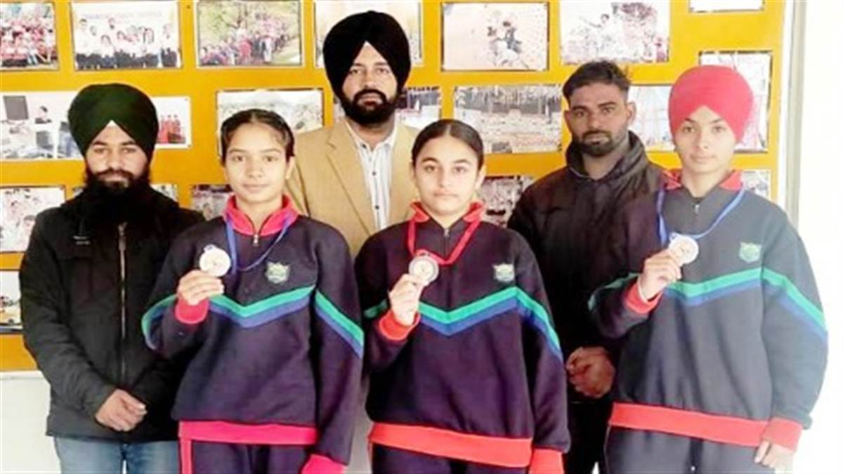 ਪੀਪੀਐੱਸ ਚੀਮਾ ਦੀ ਅਵਨੀਤ ਕੌਰ ਨੇ ਮਾਰੀਆਂ ਮੱਲਾਂ - PPS Cheema gatka player ...