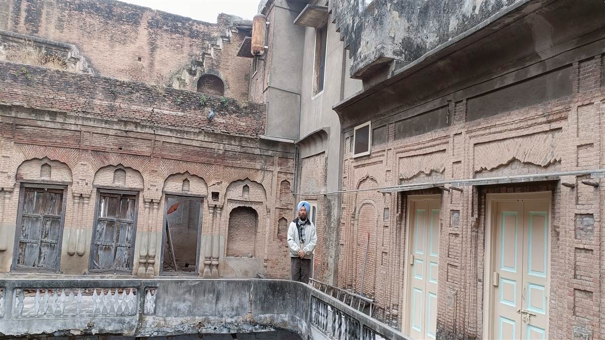 ਨਾਨਕਸ਼ਾਹੀ ਇੱਟ ਵਾਲੀ 350 ਸਾਲਾ ਪੁਰਾਤਨ ਹਵੇਲੀ - Nanakshahi brick 350 year ...