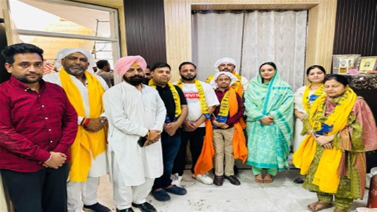 ਅਕਾਲੀ ਦਲ ਦੇ ਕੌਂਸਲਰ ਅੰਜੂ ਬਾਲਾ ਬਜਾਜ ਪਤੀ ਸਮੇਤ 'ਆਪ' 'ਚ ਸ਼ਾਮਲ - Akali Dal ...