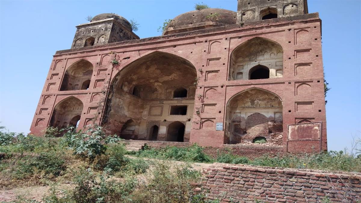 ਖੰਡਰਾਂ ਦਾ ਰੂਪ ਧਾਰਨ ਕਰ ਰਹੇ ਹਨ ਮੁਗ਼ਲਾਂ ਸਮੇਂ ਦੇ ਬਣੇ ਸਰਹਿੰਦ ਦੇ ਵਿਰਾਸਤੀ ...