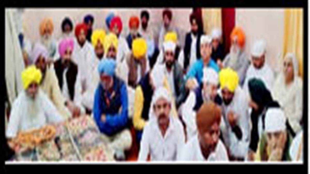 ਮਾਤਾ ਪਰਮਜੀਤ ਕੌਰ ਨੂੰ ਸ਼ਰਧਾ ਦੇ ਫੁੱਲ ਭੇਟ ਕੀਤੇ - A tribute ceremony was ...