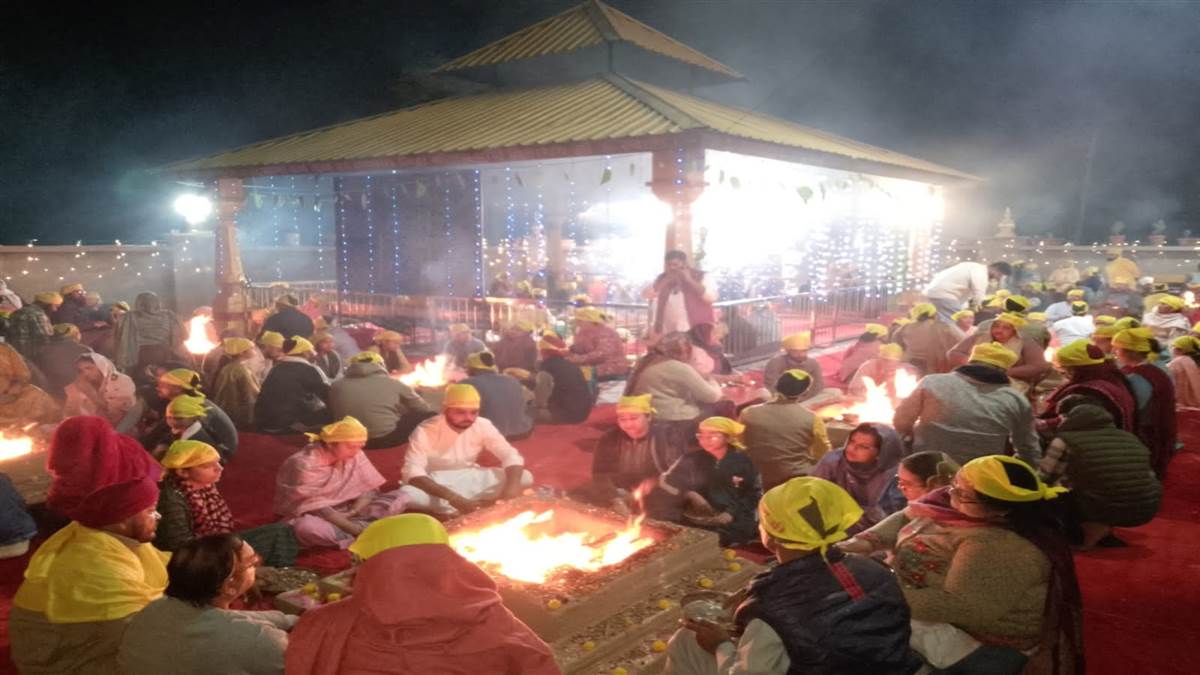 ਮਾਂ ਬਗਲਾ ਮੁਖੀ ਧਾਮ ’ਚ ਸੰਕਟ ਮੋਚਨ ਸ੍ਰੀ ਹਨੂੰਮਾਨ ਜੀ ਦਾ ਹਵਨ ਯੱਗ ਕਰਵਾਇਆ ...
