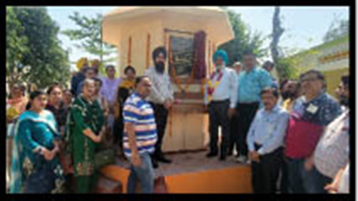 ਸੁਰਿੰਦਰ ਤੇ ਕ੍ਰਿਸ਼ਨਾ ਸਚਦੇਵਾ ਦੀ ਯਾਦ 'ਚ ਪਾਣੀ ਦੀ ਟੈਂਕੀ ਦਾ ਉਦਘਾਟਨ - Chairman ...