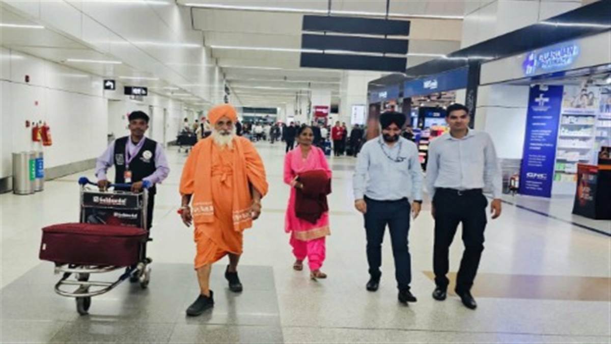 ਸੰਤ ਸੀਚੇਵਾਲ ਦੇ ਯਤਨਾਂ ਸਦਕਾ ਮਸਕਟ 'ਚ ਫਸੀ ਸਵਰਨਜੀਤ ਕੌਰ ਤਿੰਨ ਮਹੀਨਿਆਂ ਬਾਅਦ ...