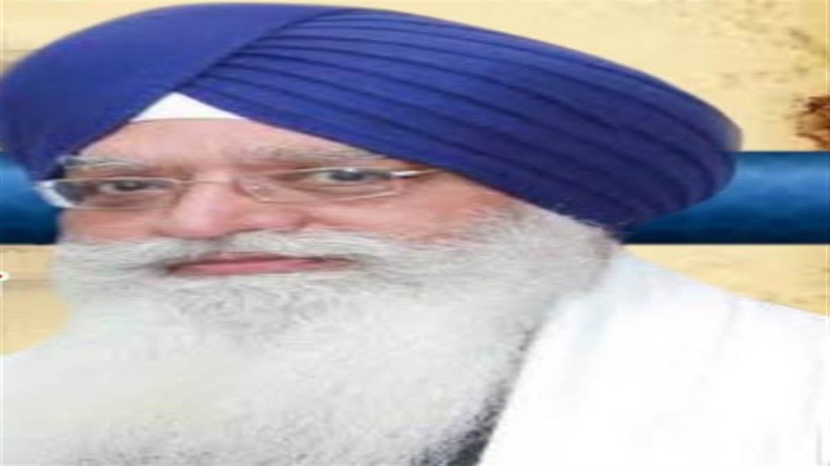 After the order of Sri Akal Takhat Sahib Ragi Singh grabbed a string ...