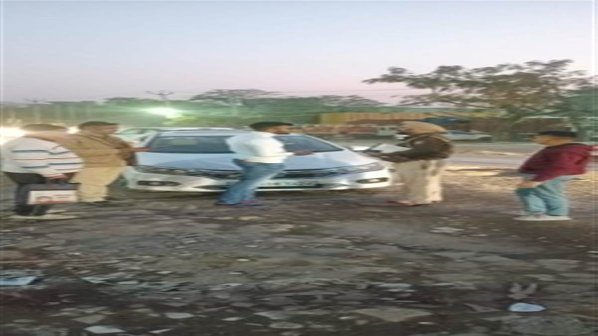 ਪੁਲਿਸ ਨੇ ਗਲਤ ਸਾਈਡ ਆਉਂਦੇ ਵਾਹਨਾਂ ਦੇ ਕੱਟੇ ਚਲਾਨ - Dhakoli police station ...