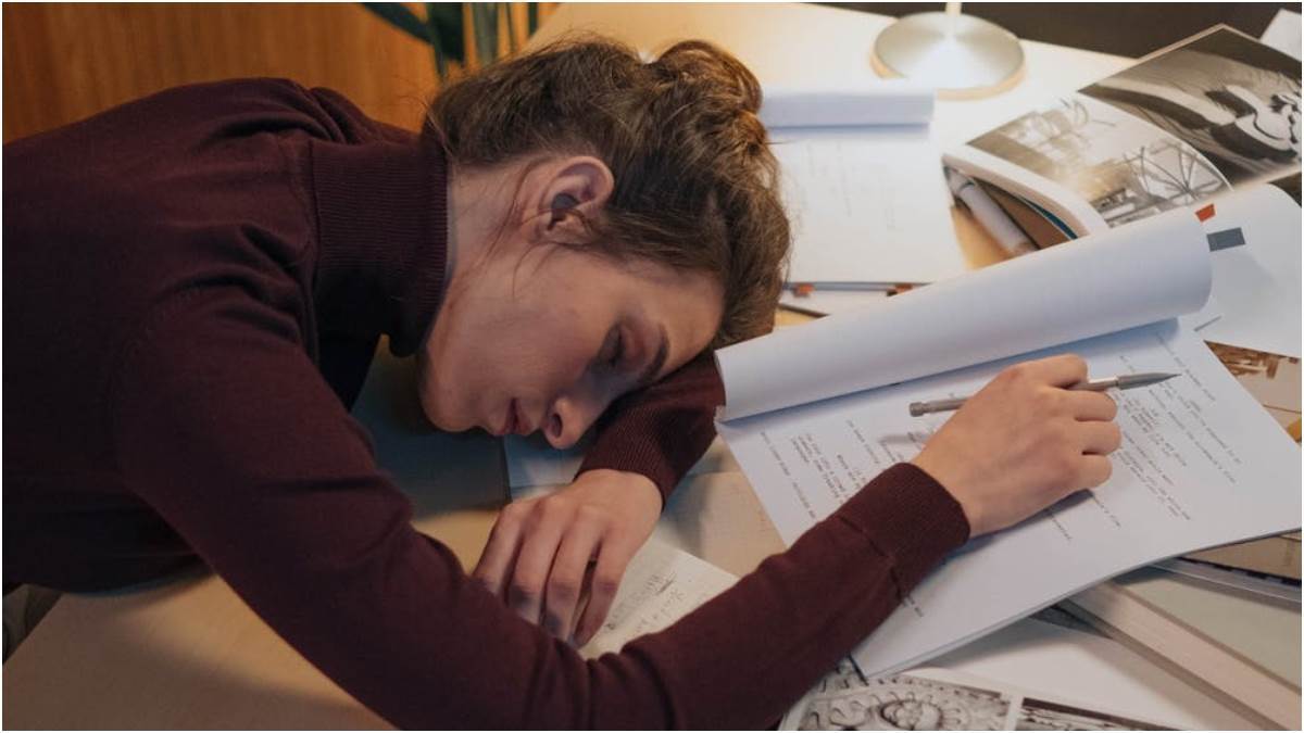 Hypertension & Nap : ਦਿਨ 'ਚ ਝਪਕੀ ਲੈਣਾ ਪੈ ਸਕਦਾ ਹੈ ਭਾਰੀ, ਵਧ ਸਕਦੈ ...