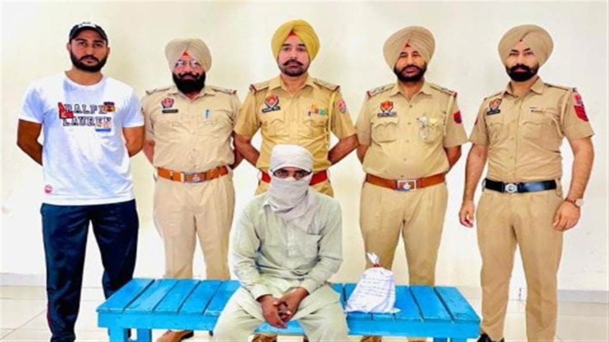 ਕੈਂਟਰ 'ਚੋਂ ਇਕ ਕਿਲੋ 200 ਗਰਾਮ ਅਫੀਮ ਬਰਾਮਦ, ਚਾਲਕ 'ਤੇ ਪਰਚਾ ਦਰਜ - Mahal Kalan ...