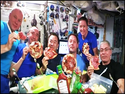 Pizza Party in Space Station: ਪੁਲਾੜ 'ਚ ਪੀਜ਼ਾ ਪਾਰਟੀ, ਸਪੇਸ ਸਟੇਸ਼ਨ 'ਚ ...