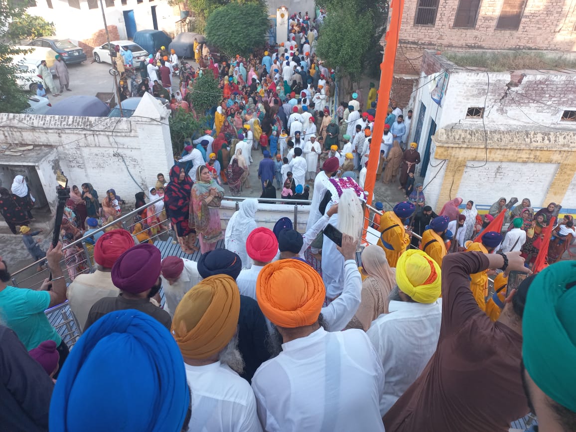 ਸ੍ਰੀ ਨਨਕਾਣਾ ਸਾਹਿਬ ਵਿਖੇ ਪਾਕਿਸਤਾਨੀ ਸਿੱਖ ਸੰਗਤਾਂ ਨੇ ਅਥਾਹ ਸ਼ਰਧਾ ਨਾਲ ਮਨਾਇਆ ...